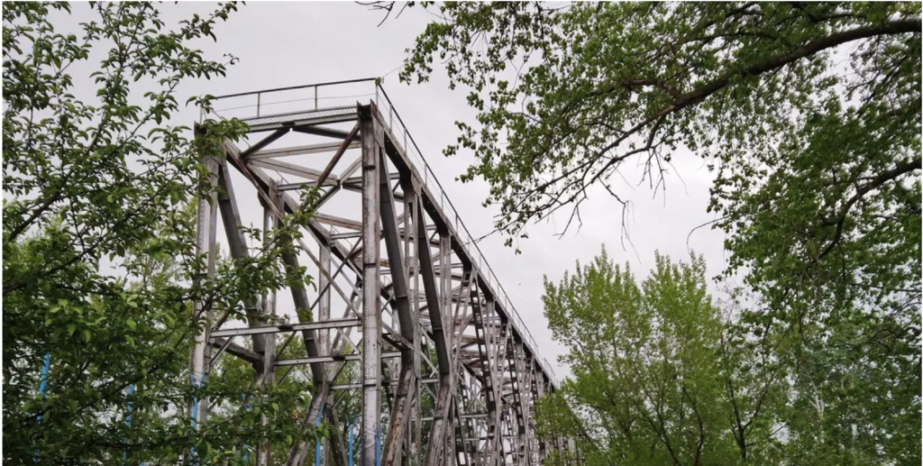 În aceste zile s-a vorbit şi s-a scris foarte mult despre podul Eiffel ...